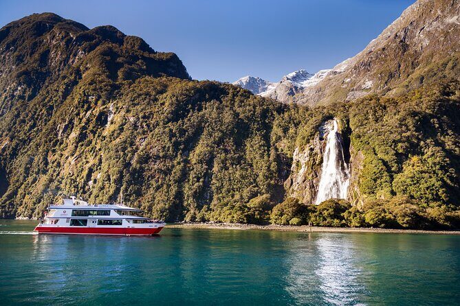 Milford Sound Nature Cruise with Cascade Room Upgrade - Detailed Review of the Milford Sound Cruise with Cascade Room Upgrade