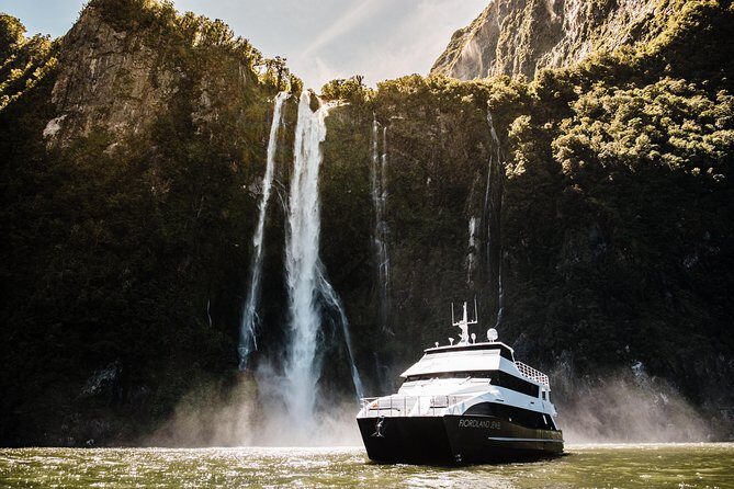 Milford Sound Overnight Cruise Fiordland Jewel - The Dining Experience and Onboard Comfort