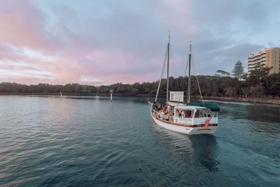 Mooloolaba Sunset Cruise with Live Music - The Experience in Detail
