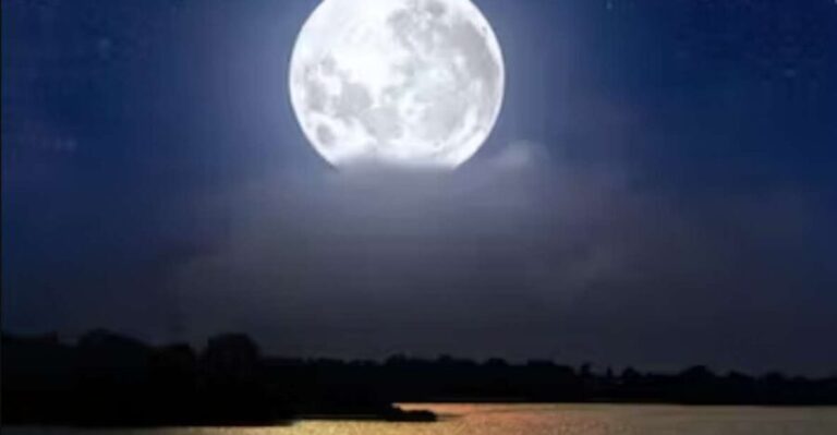Murrells Inlet by Moonlight: Legends & Lores of the Inlet - The Boat & Comfort