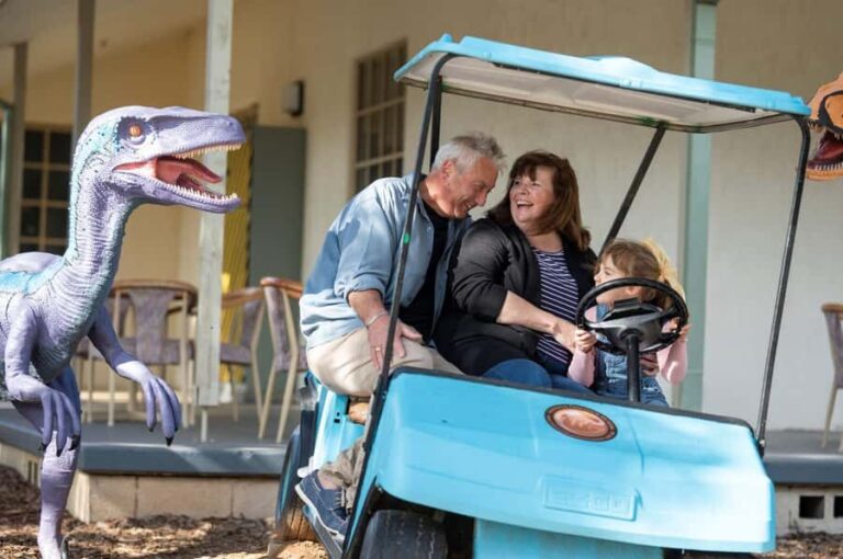 National Dinosaur Museum - Entry Ticket - A Closer Look at the Dinosaur Experience