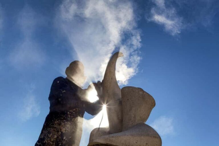 Nelson: Art Gallery Tour with Lunch - Starting the Day in Nelson