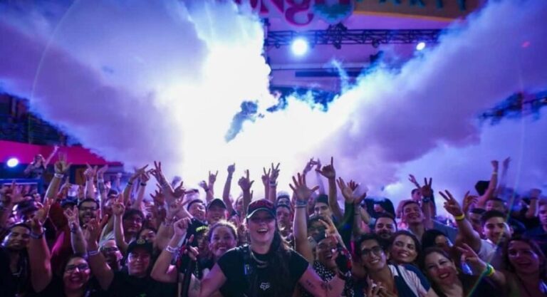 Neon Glow night Beach Party Premium - FAQ