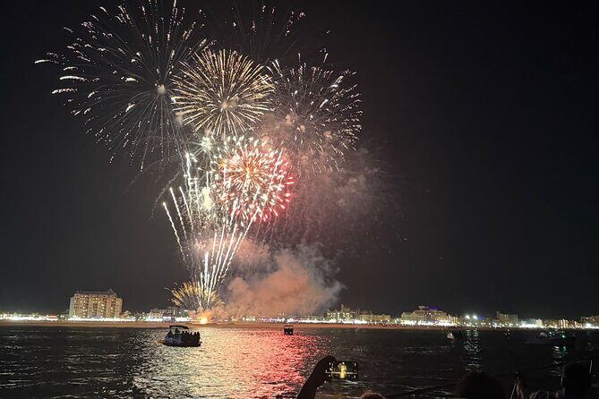 New year's Eve Fireworks Cruise aboard the Sea Rocket - The Setting and Overall Atmosphere