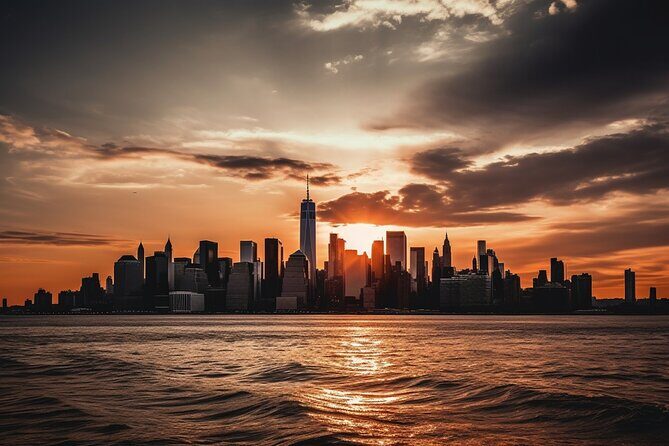 New York City 60 Minute Cruise, Liberty, Skyscrapers and Bridges - Who Should Consider This Tour?