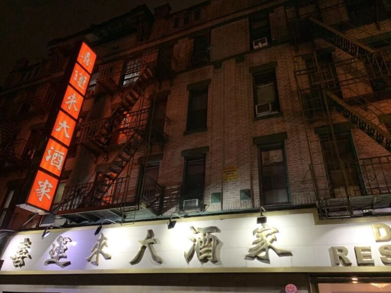 New York City: Gangsters and Ghosts 2-Hour Walking Tour - The Guide’s Role: Making History Memorable