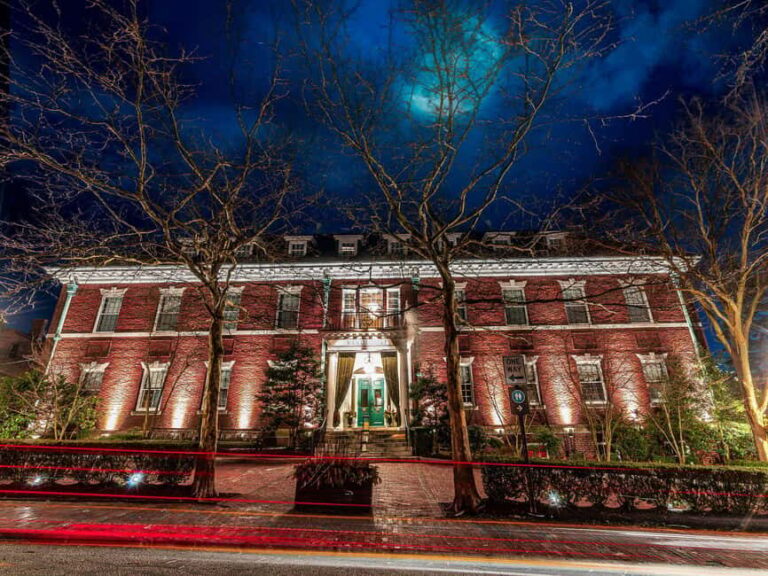 Newport Ghosts: Seaside Hauntings and Hags Tour - What to Expect From the Ghost Tour