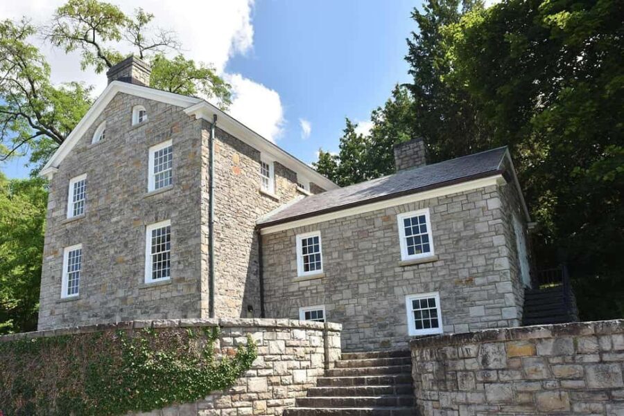 Niagara Falls and Niagara-on-the-Lake Ultimate Day Tour - A Comprehensive Breakdown of the Tour Experience