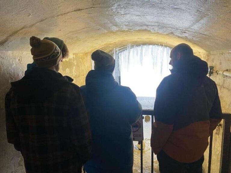 Niagara Falls: Winter Wonder Tour - The Experience of the Guide and Group Dynamic