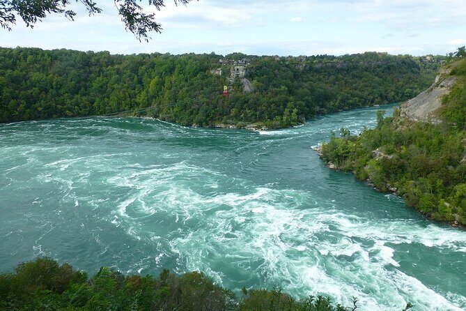 Niagara-on-the-Lake: Guided Vehicle Tour Prettiest Town in Canada - Authentic Insights from Reviews