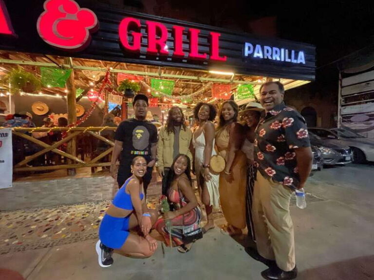 Night Tacos & Marquesitas With a Cancún Native - Walking to the Next Venue (5 minutes)