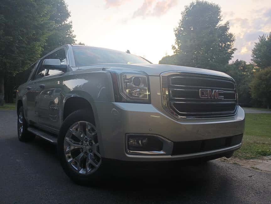 NON BUS VIP GMC YUKON Old Mission Traverse City Wine Tour - The Value for Money