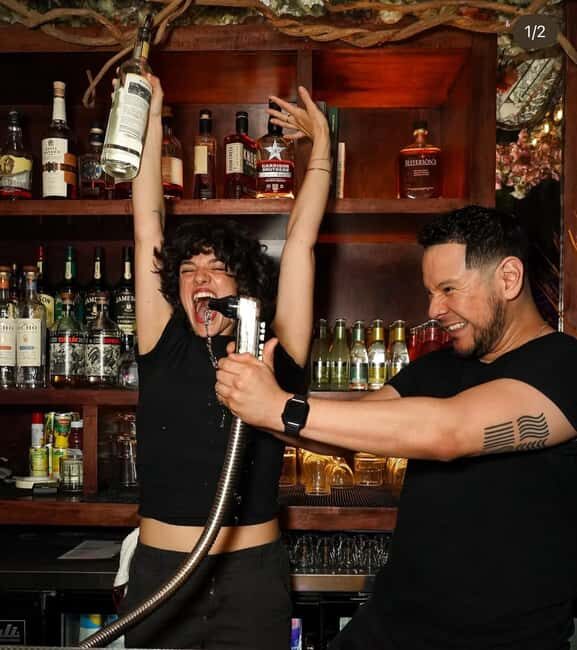 NYC Bar Tour: Gangsters, Heroes + Bright Lights of Broadway - Exploring the Itinerary: What to Expect at Each Stop