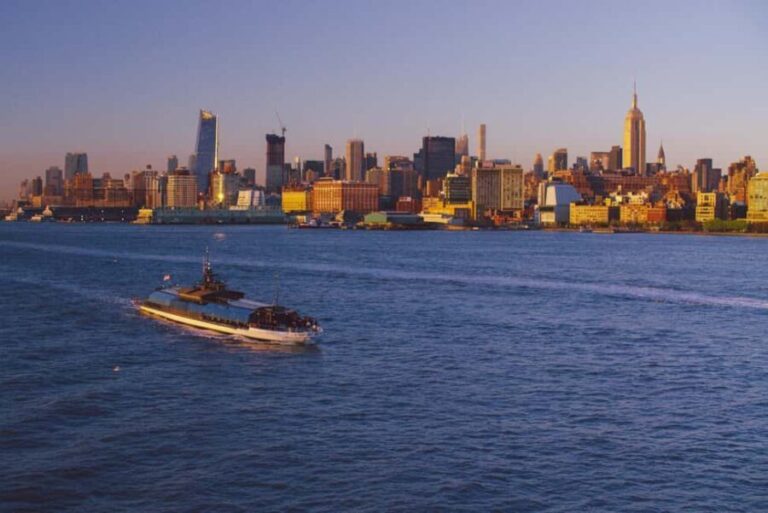 NYC: City Cruises Luxury Brunch, Lunch or Dinner Cruise - The Experience of a Lifetime? Authentic Insights