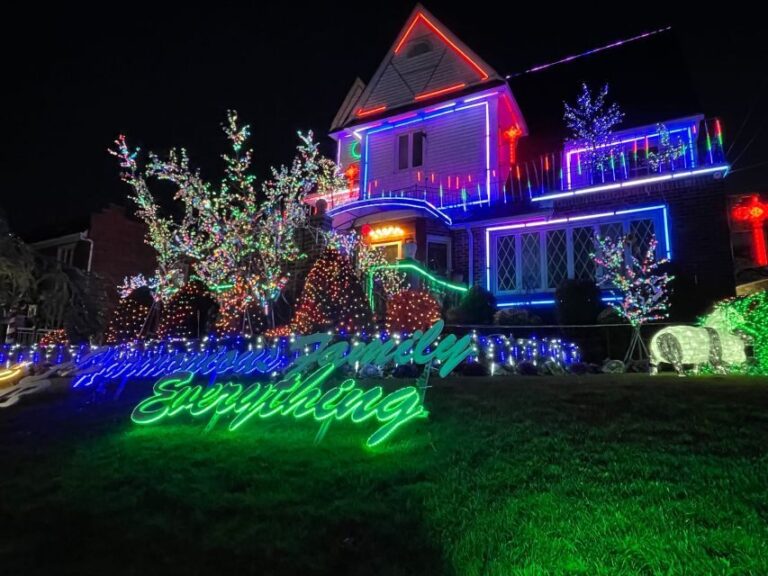 NYC | French guided tour of Christmas in Brooklyn - Is This Tour Right for You?