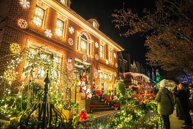 NYC Holiday Lights and Dyker Heights Luxury Bus Tour - Who Will Love This Tour?