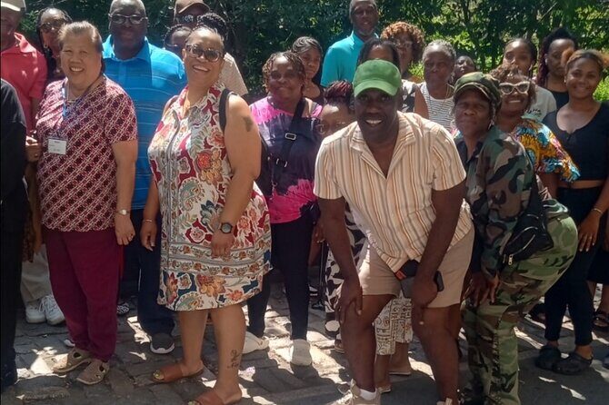 NYC STEP ON TOUR GUIDES | Your Bus Our Tour Guide - Detailed Review of the Tour Experience