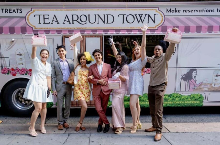 NYC: Tea Around Town Bus Tour with Live Entertainment