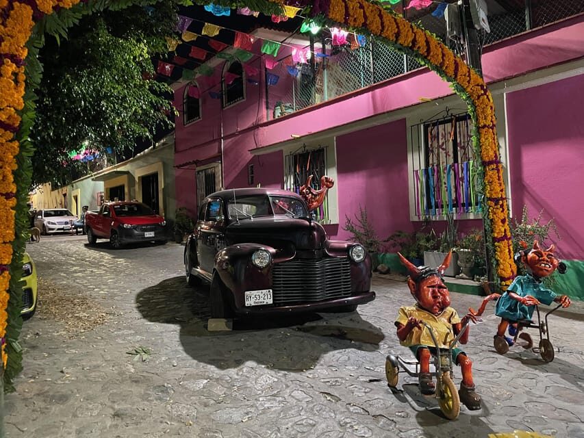 Oaxaca: Day of the Dead Evening Walking Tour with Dinner - How the Tour Works: Practical Details