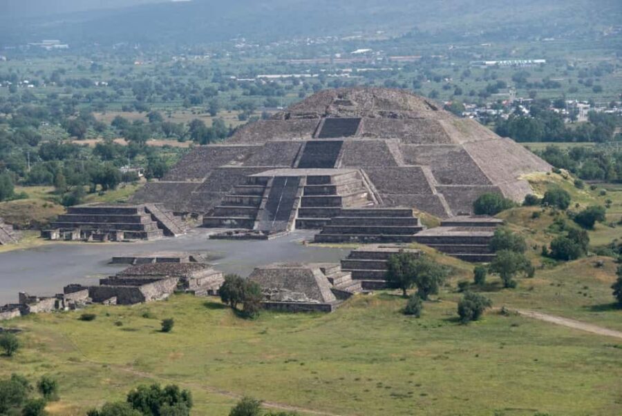 Oaxaca: Private Monte Albán Tour with Zapotec Tombs & Crafts - Exploring Monte Albán