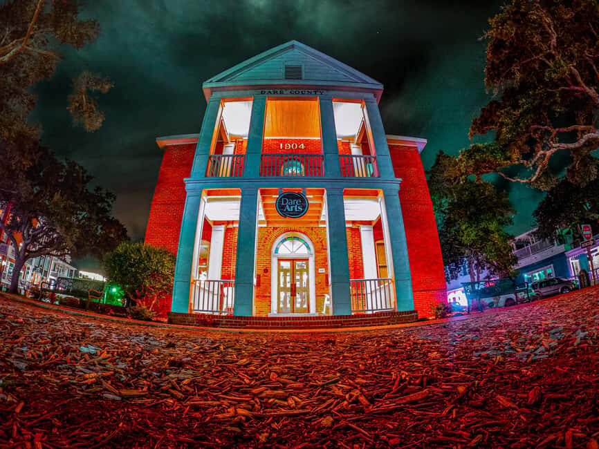 OBX Ghost Tours: Lighthouse Wraiths & Dune Shadows - An In-Depth Look at OBX Ghost Tours