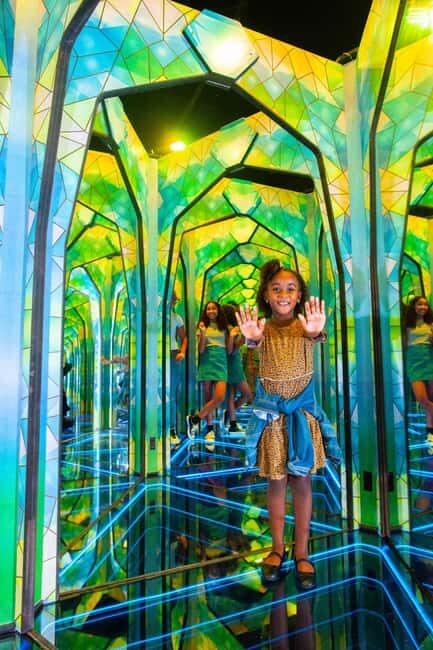 Orlando: Ripley's Mirror Maze Experience - In-Depth Review of the Ripleys Mirror Maze Experience