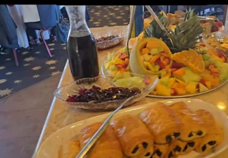 Peekskill: Fall Foliage Brunch Cruise - Why This Tour Works Well for Different Travelers