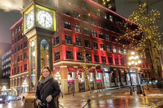 Photography & Walk at Night - Exploring Gastown by Night