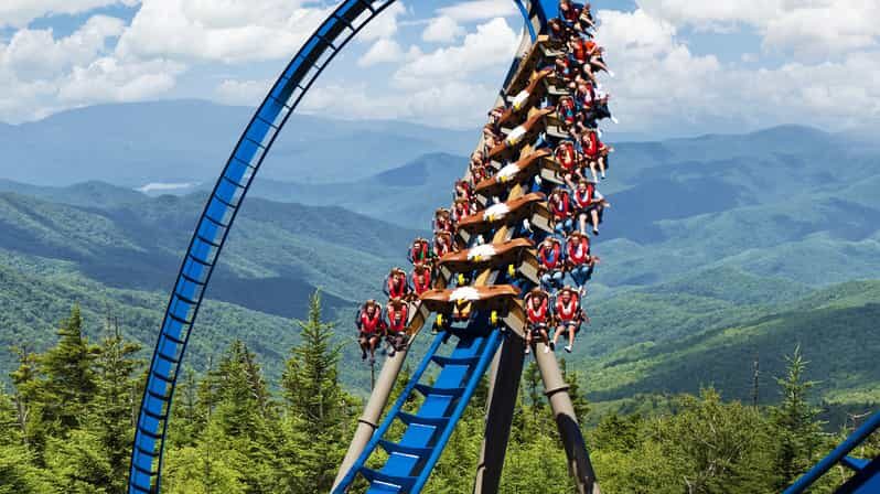 Pigeon Forge: Dollywood Theme Park Entry Ticket - Live Entertainment and Craft Demonstrations