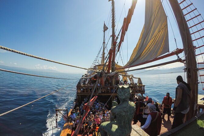 Pirate Ship Premium Dinner Cruise with Show - The Experience of the Pirate Show and Entertainment