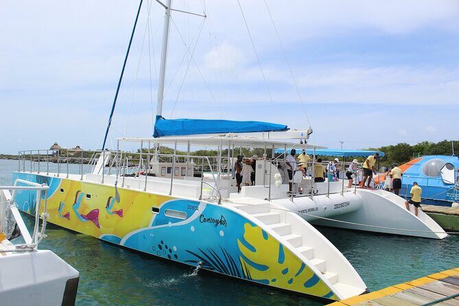 Pleasure Adventure over Catamaran to Isla Mujeres from Cancún - An In-Depth Look at the Tour Experience
