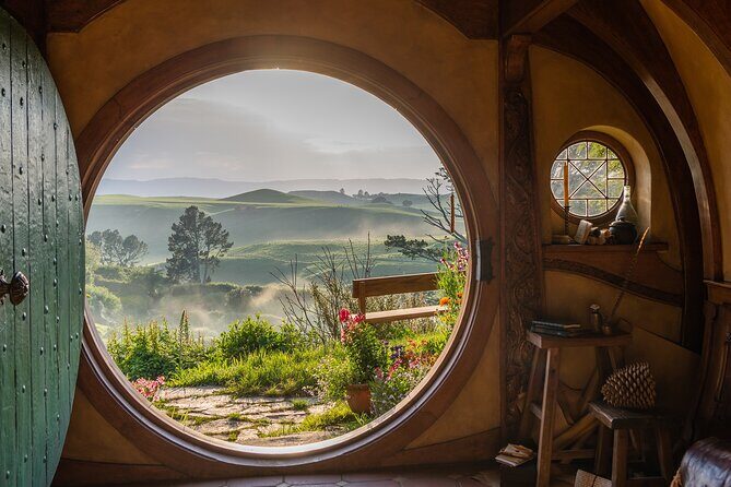 Premium Hobbiton Small Group Day Tour from Auckland - Surprises and Local Experiences