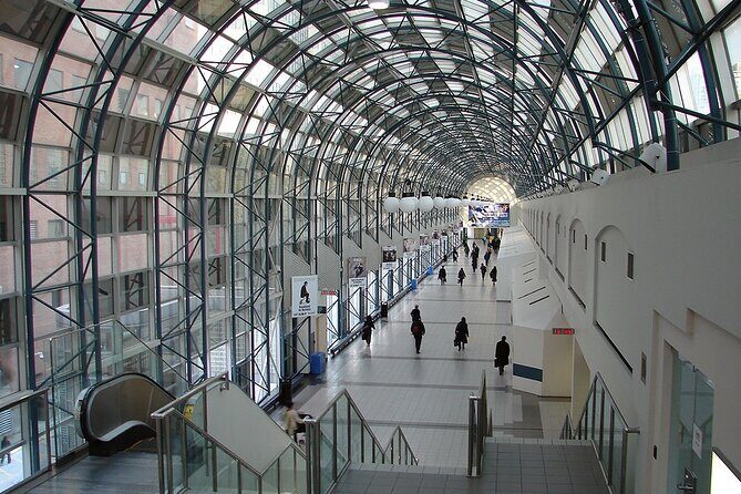 Private 3-hour walking tour of Toronto with licensed tour guide - A Closer Look at the Tour Itinerary