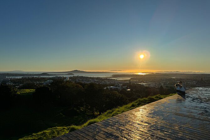 Private Auckland Sunrise Tour: Mount Eden Summit & Morning Views - Auckland Domain: A Historic Green Oasis