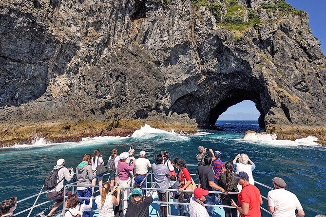 [PRIVATE] Bay of Islands Discovery From Auckland - Crossing Auckland Harbour Bridge