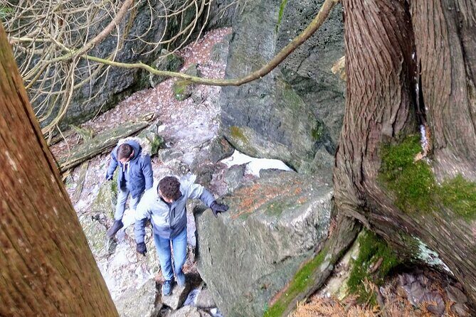 Private Duncan/Metcalfe Caves Hike, Collingwood/Blue Mountain - Exploring Metcalfe Crevice and Caves