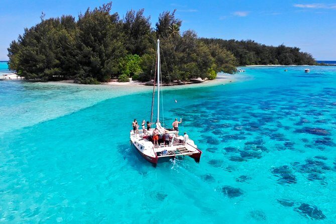 PRIVATE Full Day Tour : Moorea Snorkeling & Sailing on a Catamaran named Taboo - Discovering Moorea with a Private Catamaran