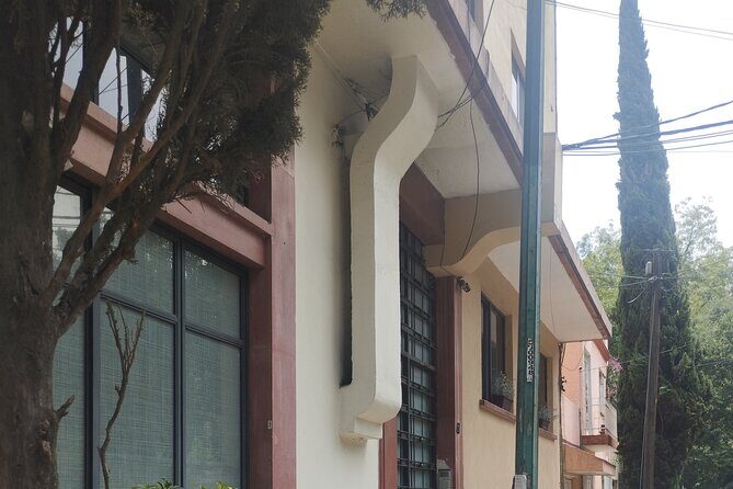 Private guided walking tour in La Condesa neighborhood with transportation - Price and Overall Value