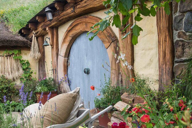 Private Hobbiton Movie Set & Waitomo Caves in a Day from Auckland - FAQs
