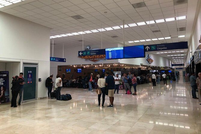 Private Round Transportation Apto-Hotel-Apto - Arrival at Heriberto Jara International Airport