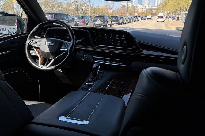 Private SUV Transfer from O'Hare Midway Airport to Chicago - The Booking Process and Real-Time Updates