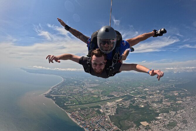 Private Tandem Skydiving adventure - Who Will Love This Skydiving Adventure?