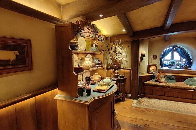 Private Tour from Auckland Hobbiton Movie Set and Te Puia Magic - A Deep Dive into the Itinerary