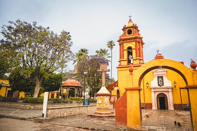 Private Tour to Querétaro and Peña de Bernal from Guanajuato - What the Reviews Reveal