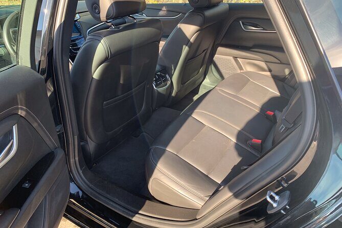 Private Transfer Montreal Airport (YUL) to Montreal Downtown - Max 3 passengers - Insights from User Feedback and Additional Details