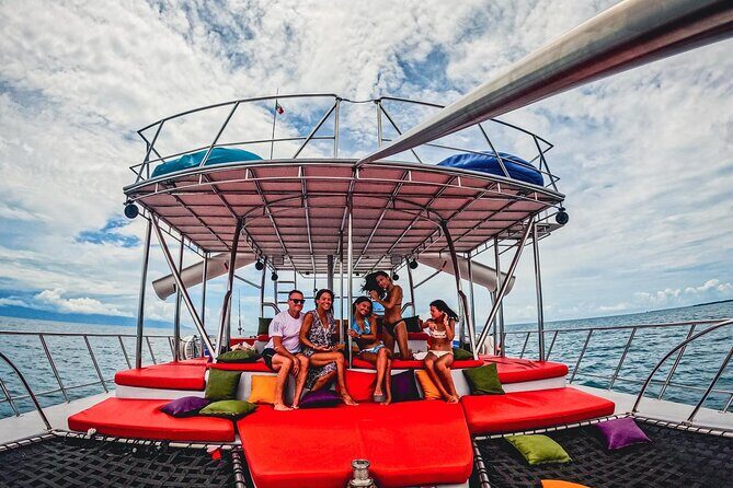 Private Yacht Charter ChicaFUN 3 Waterslides All Inclusive - Authentic Guest Perspectives