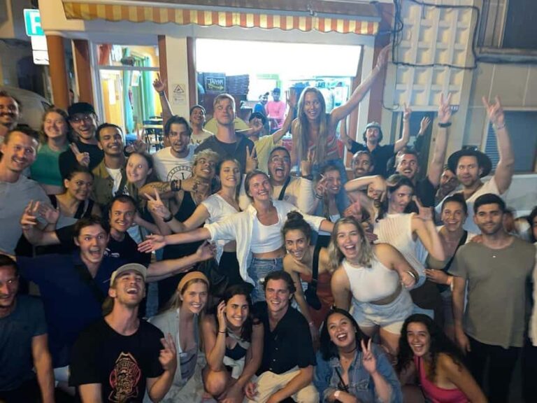 Puerto Escondido Pub Crawl - Group Size, Timing, and Practicalities