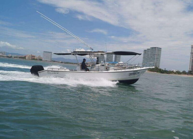 Puerto Vallarta: Private Fishing Adventure 30 ft Superpanga - The Crew and Their Expertise