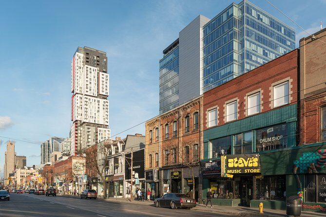 Queen Street West: An audio tour exploring Toronto's coolest street - The Experience from Reviews and Practical Insights