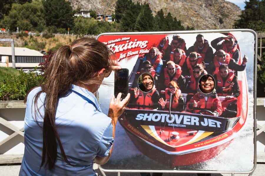 Queenstown: Highlights Wine & Lake Cruise Half-Day Tour - Detailed Breakdown of the Itinerary